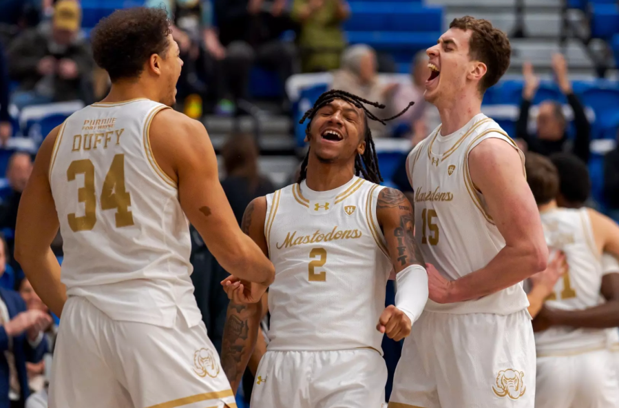 Fort Wayne’s Stevenson scores career-high 34 in Dons win