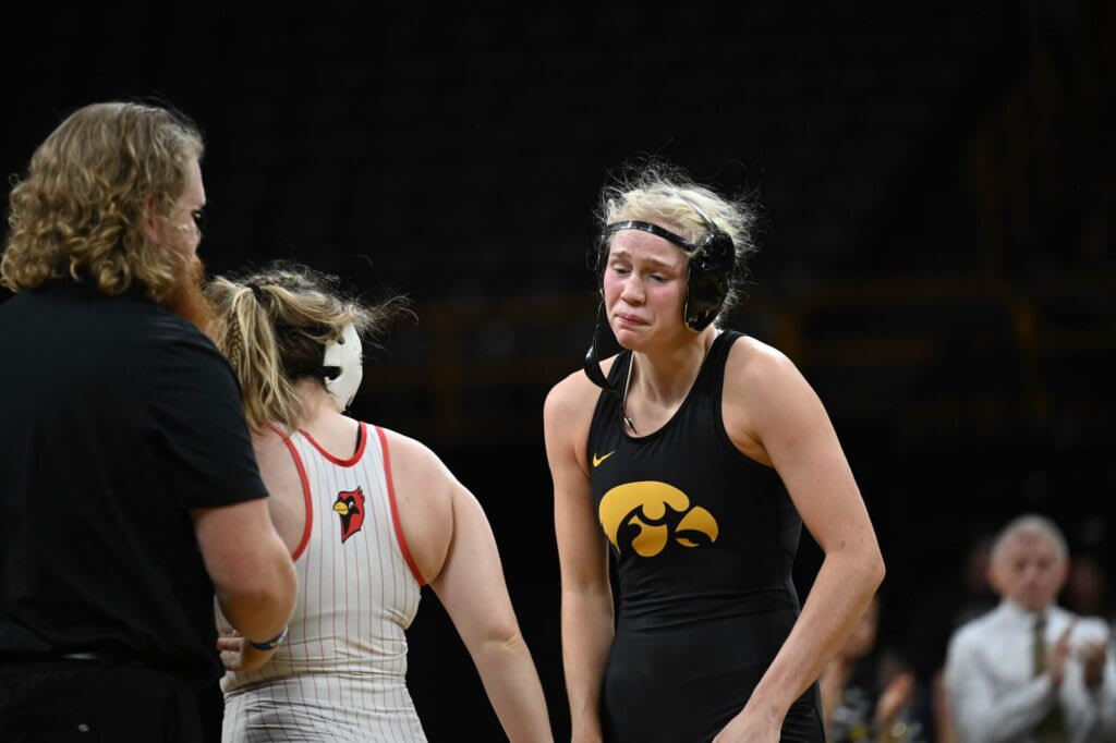 Emotional senior day caps dominant weekend for Iowa women