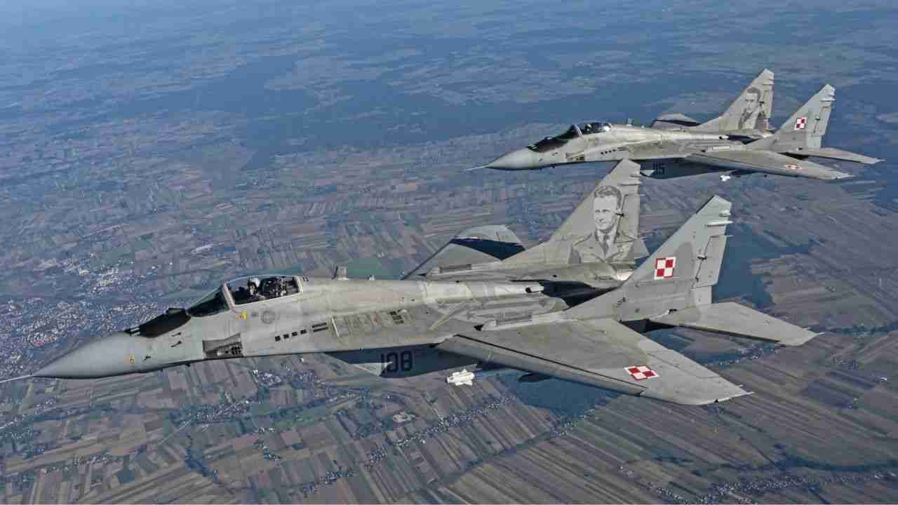 Poland confirms the delivery of up to 9 MiG-29s to Ukraine in exchange ...