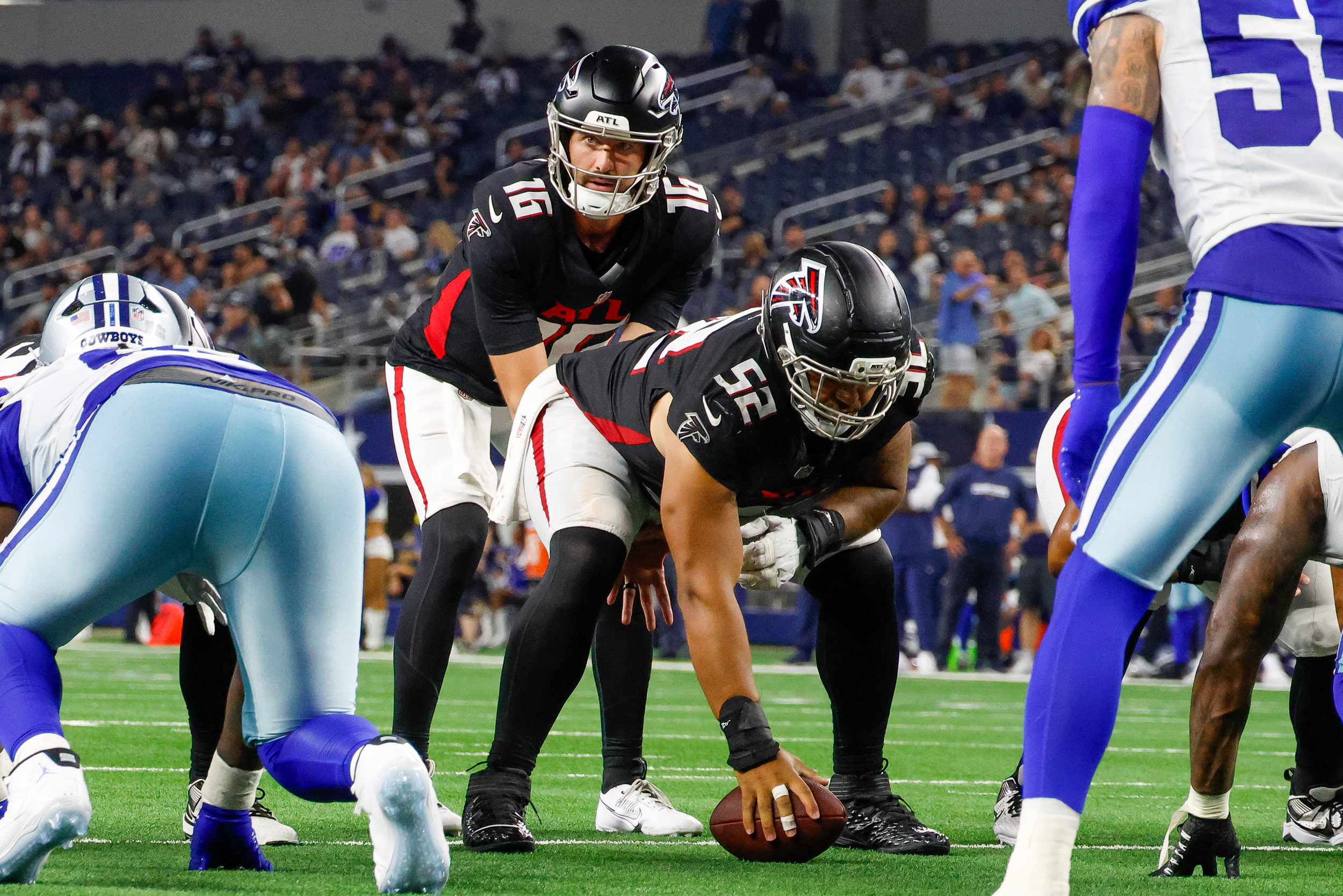 Broncos to bring back QB Ben DiNucci