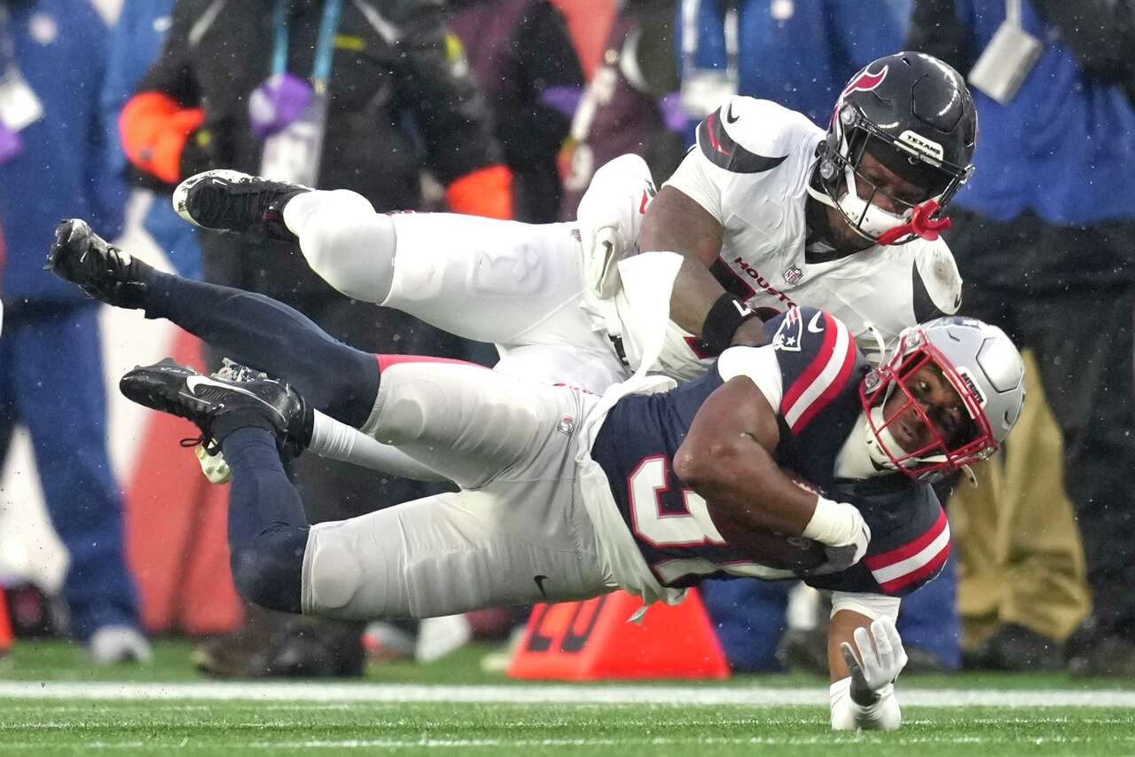 Texans takeaways in loss to Patriots: Turnovers and no running game ...