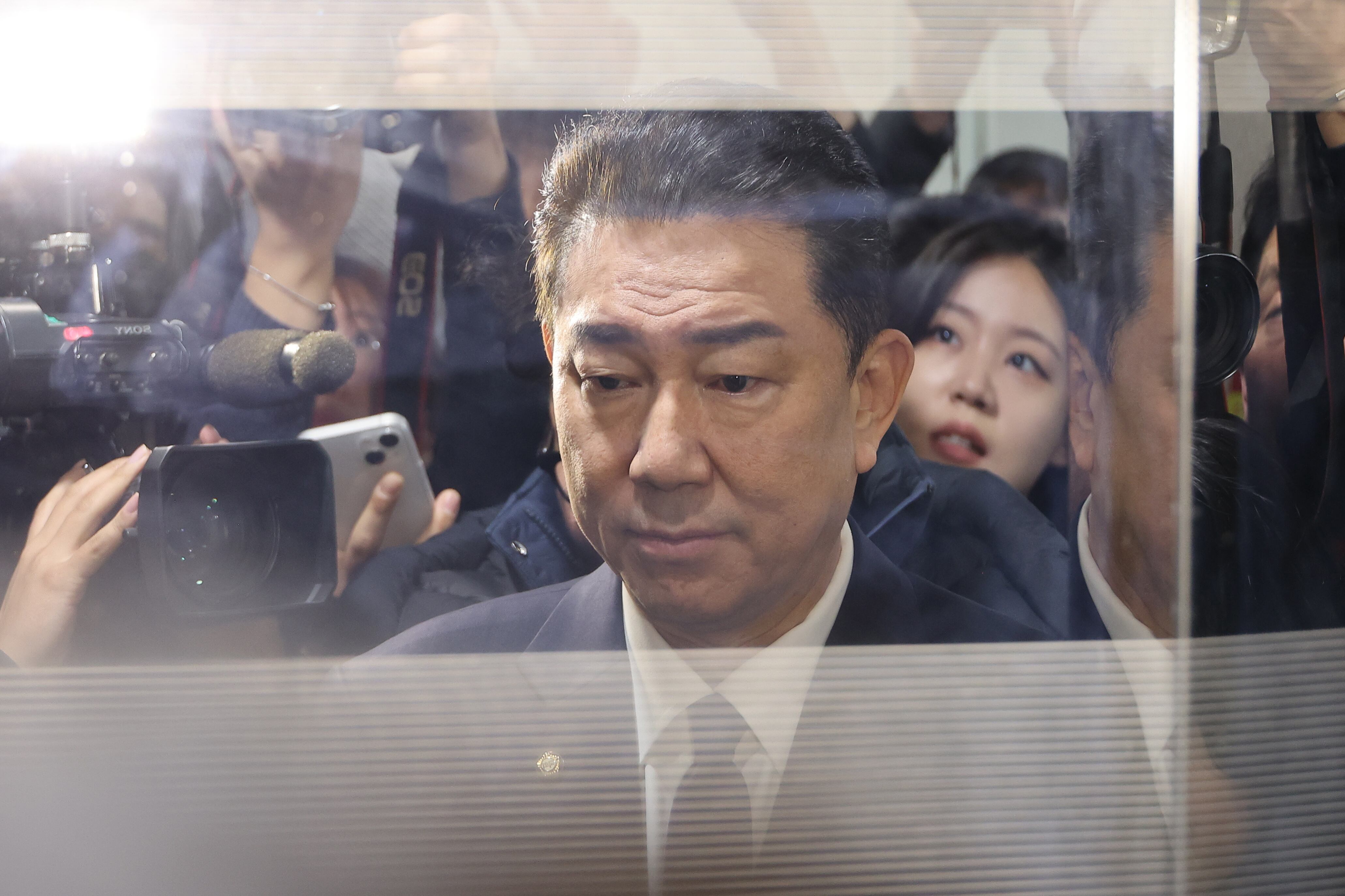 Kim Byung-kee accepts Democratic Party expulsion without retrial