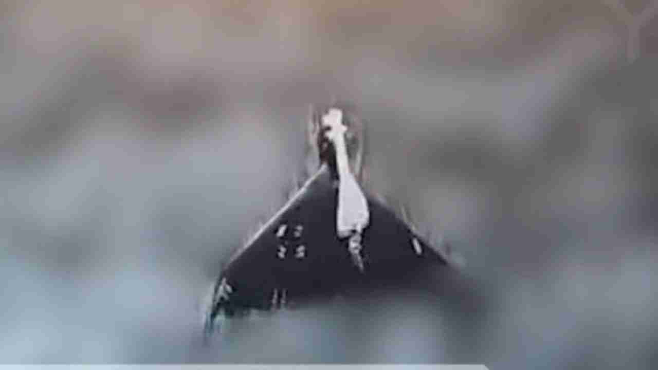 The Ukrainian STING drone takes down a Russian Shahed armed with an R ...