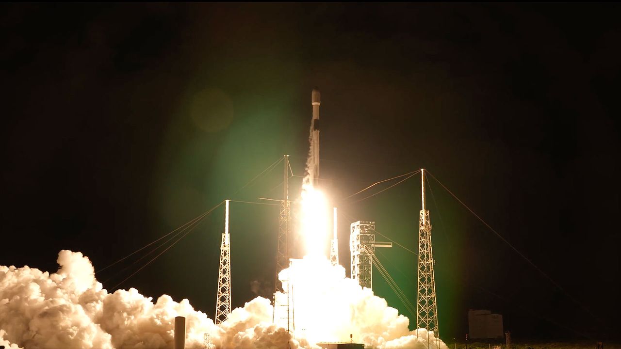 SpaceX Falcon 9 rocket launches 29 Starlink satellites to orbit from ...