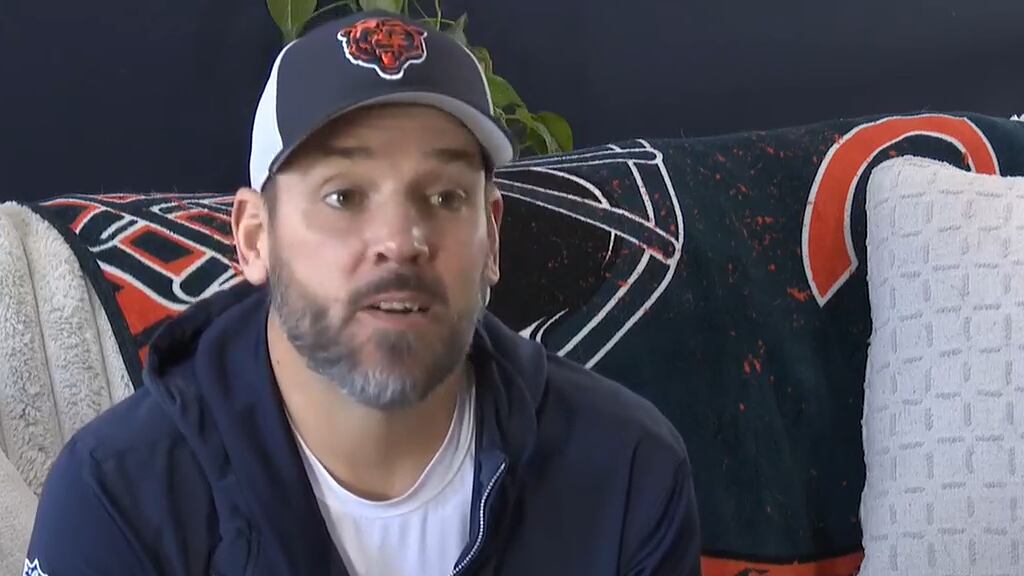 Former police chief finds comfort in Chicago Bears during cancer battle