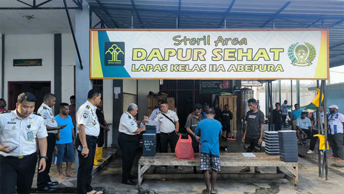 Makanan disebut tidak layak, dapur Lapas Abepura disidak