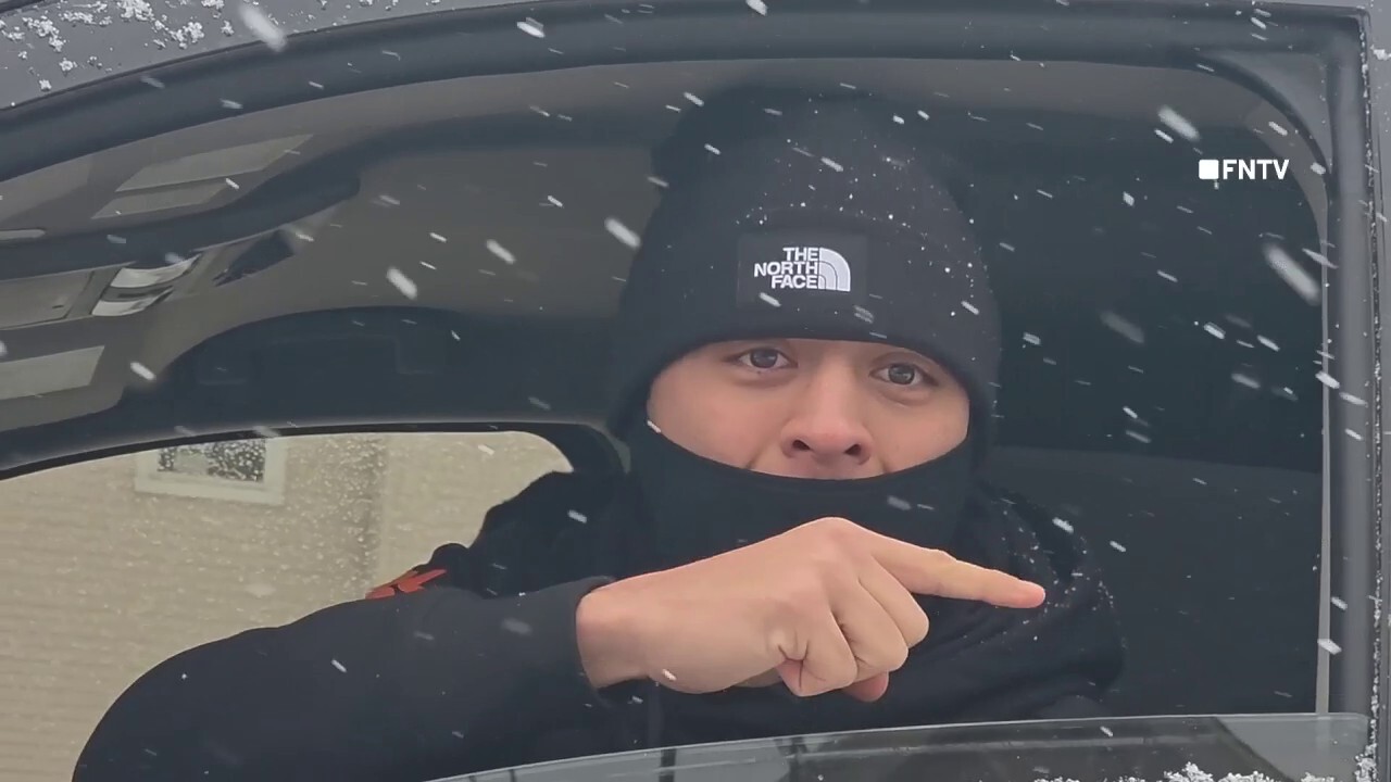 ICE agent tells agitators they're disrupting arrest of child sex offender