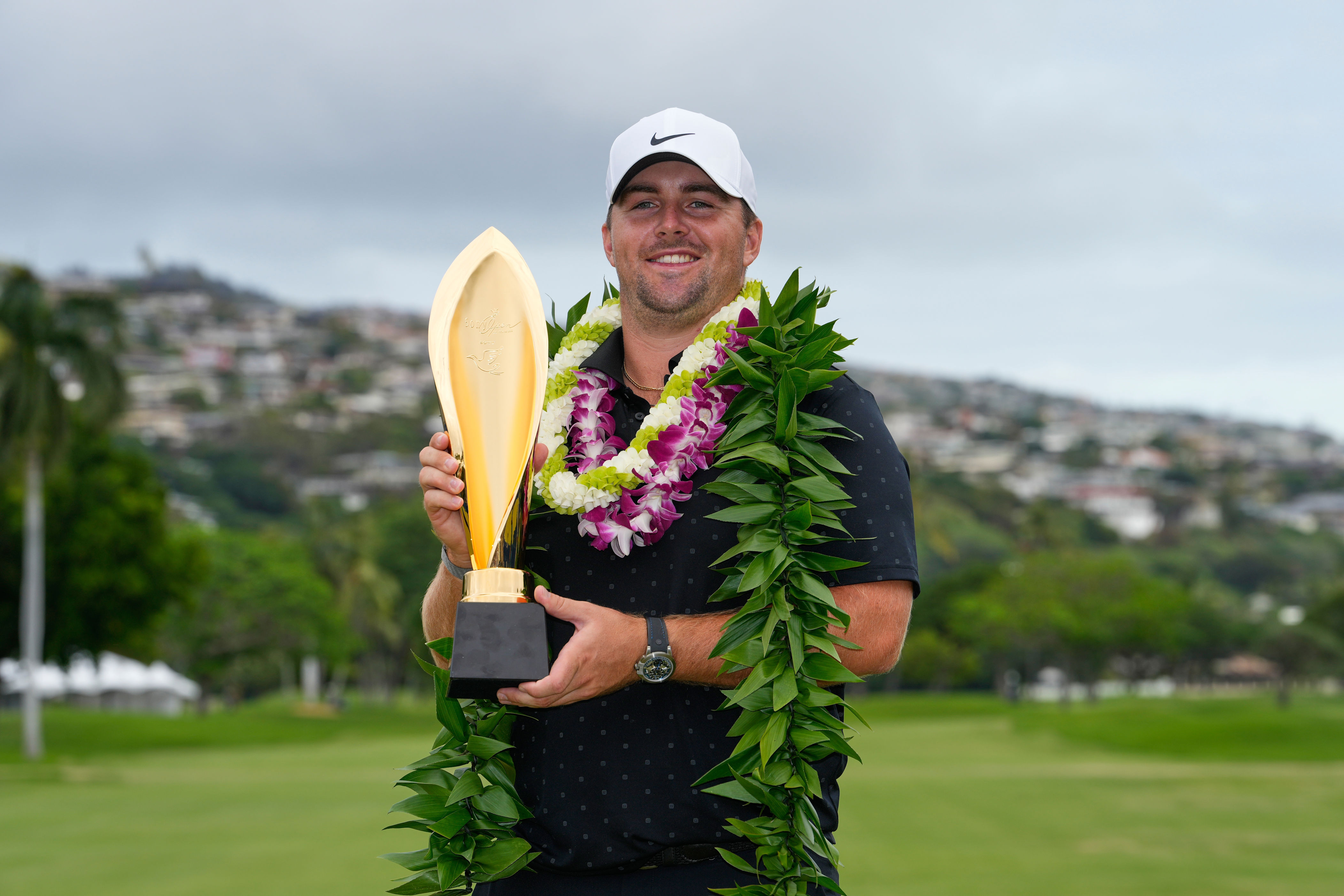 Gotterup wins PGA Tour opener in Hawaii. Elvira takes Dubai Invitational