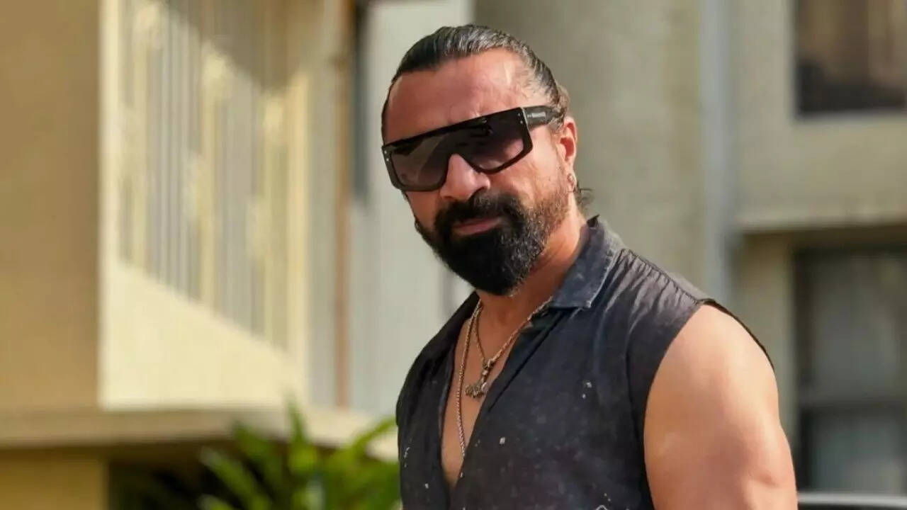 Bigg Boss 7 fame Ajaz Khan’s alleged chats with a fitness influencer ...