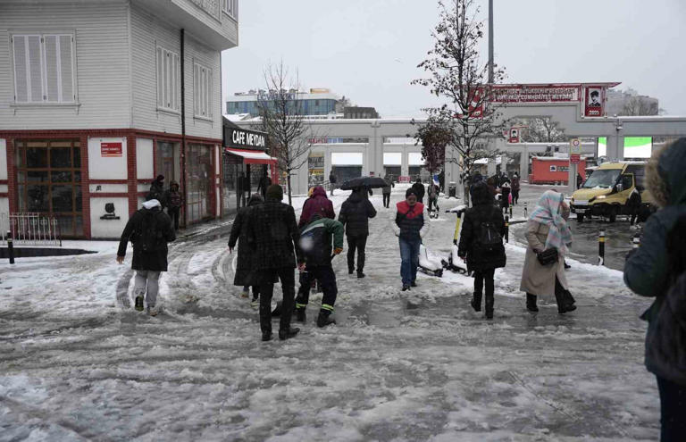 İstanbul’da kar yağışı etkili oluyor