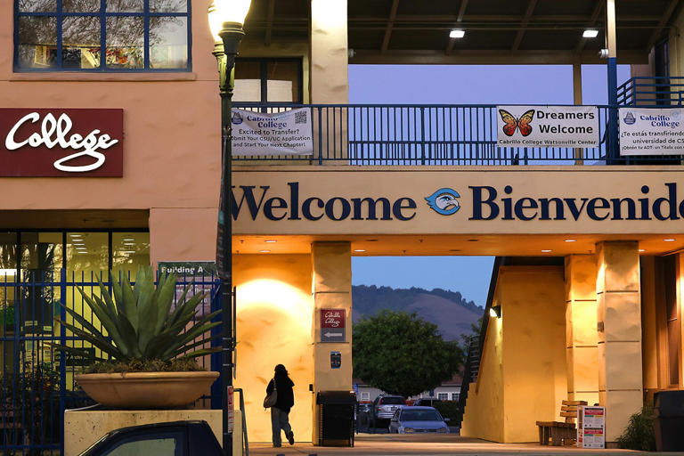 Photo | Dusk falls on a recent evening at Cabrillo College Watsonville ...