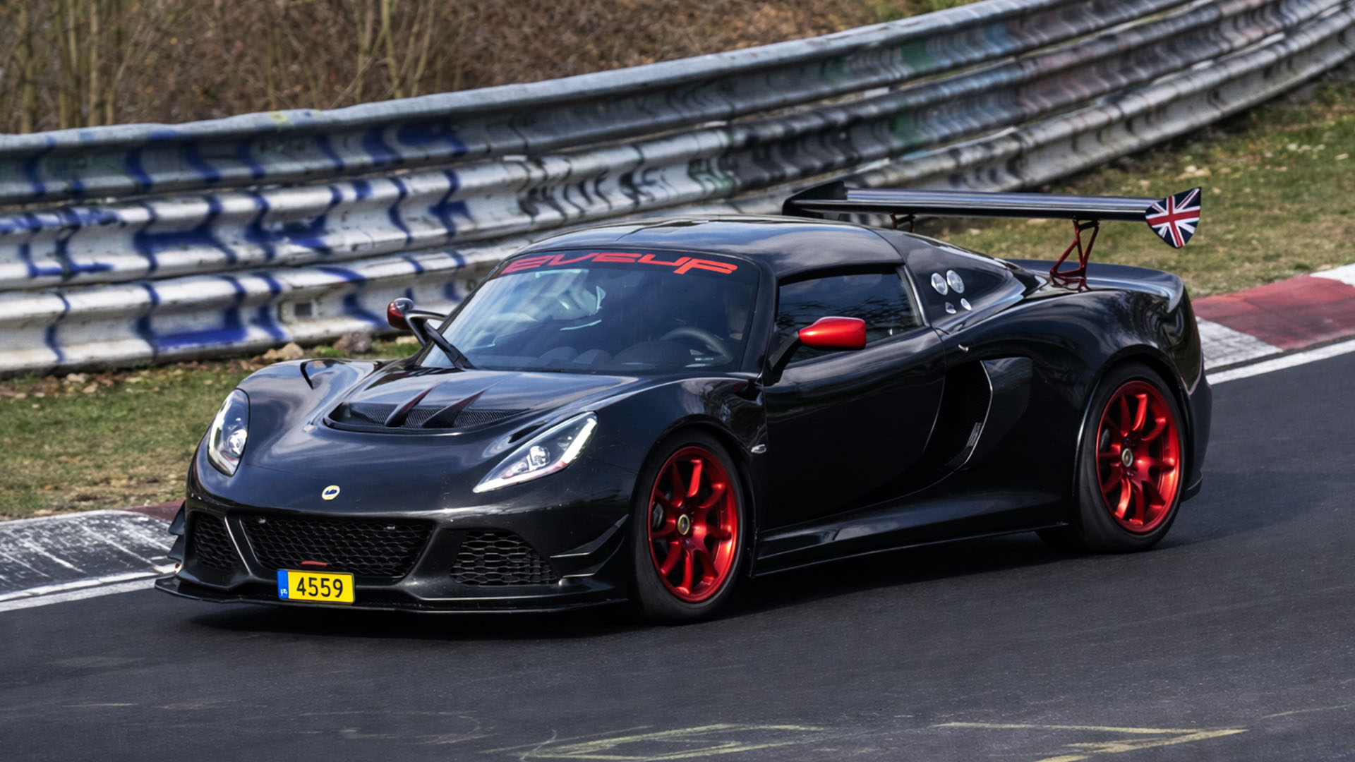 Touristenfahrten Nürburgring brings speed