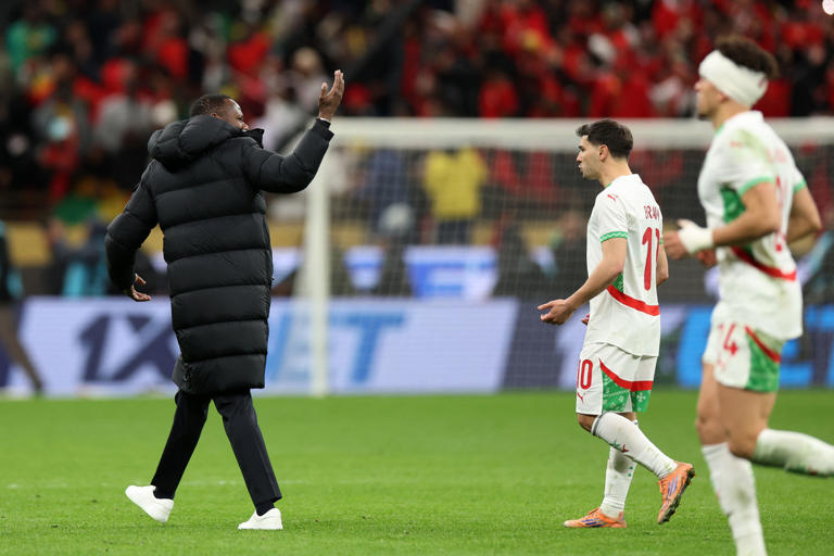 Mane praised after ending Senegal protest in chaotic AFCON final