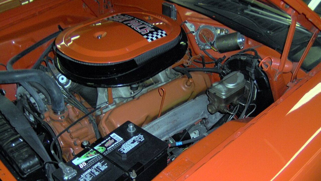 9 of the greatest engines ever stuffed into Mopar muscle cars