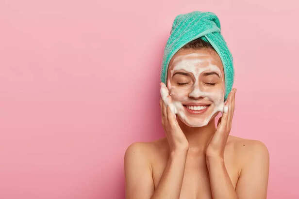 Pimples on the forehead? These habits might be the reason