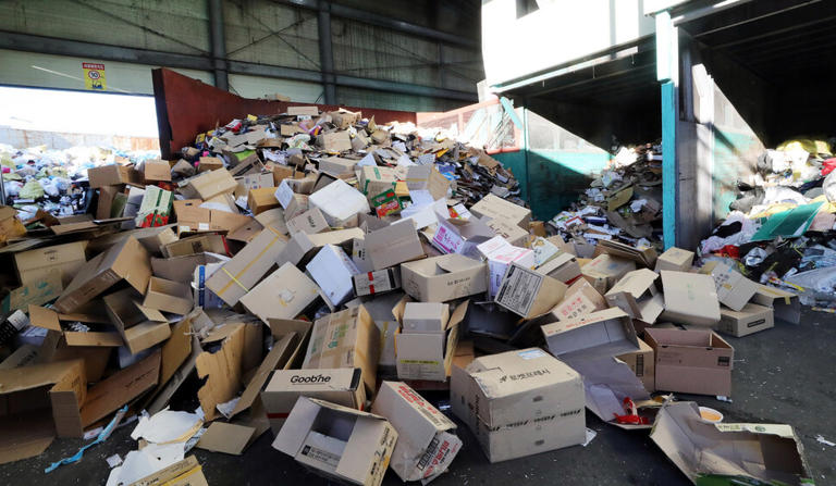 [단독] 강남·인천 쓰레기 청주로, 고양은 음성…발생지 처리 원칙 무시