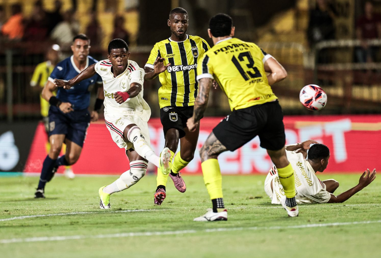 Quarteto sem vitória e Flamengo lanterna? Nada novo no Cariocão