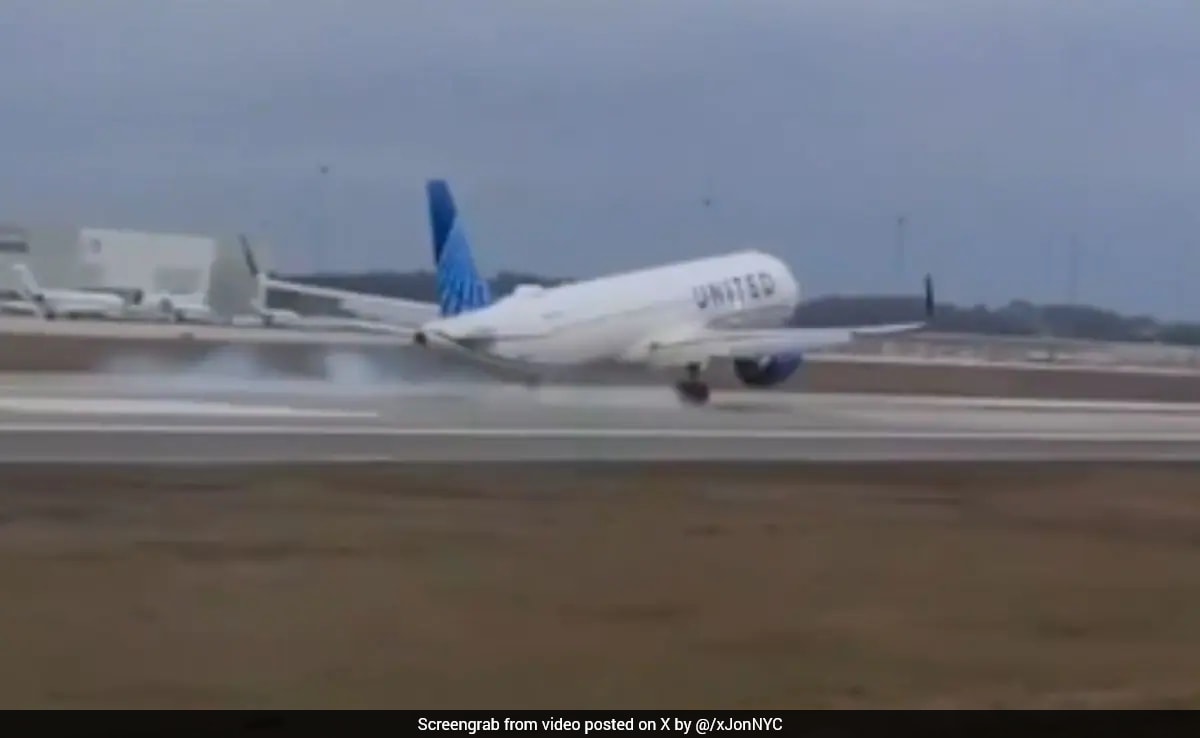 Video: United Airlines plane bounces violently on runway, loses nose wheel