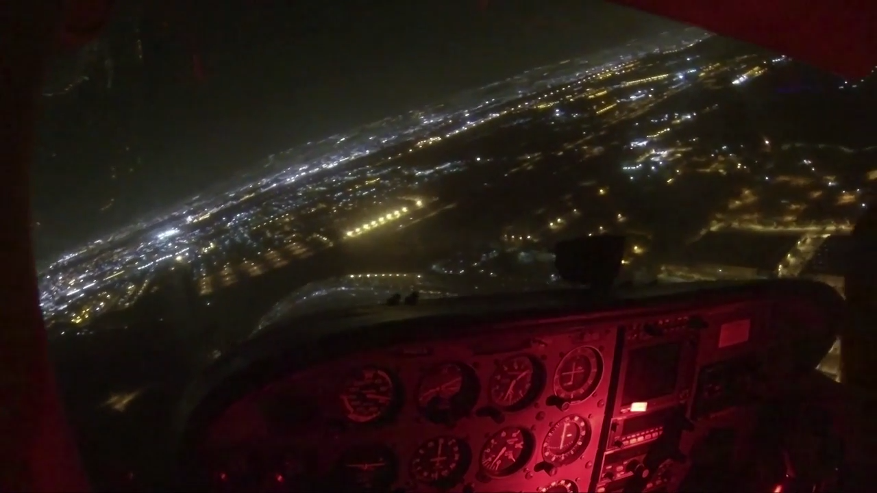Watch a plane lose all electrical power in complete darkness