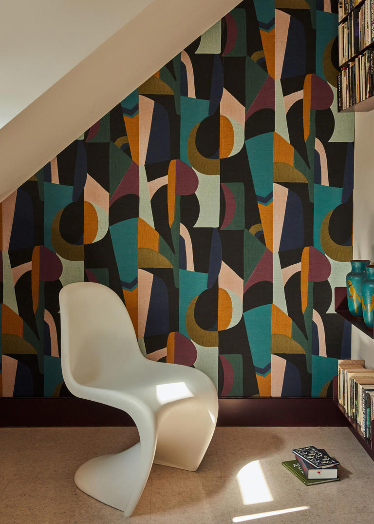 How to hang wallpaper like an interior designer — 12 tips and tricks