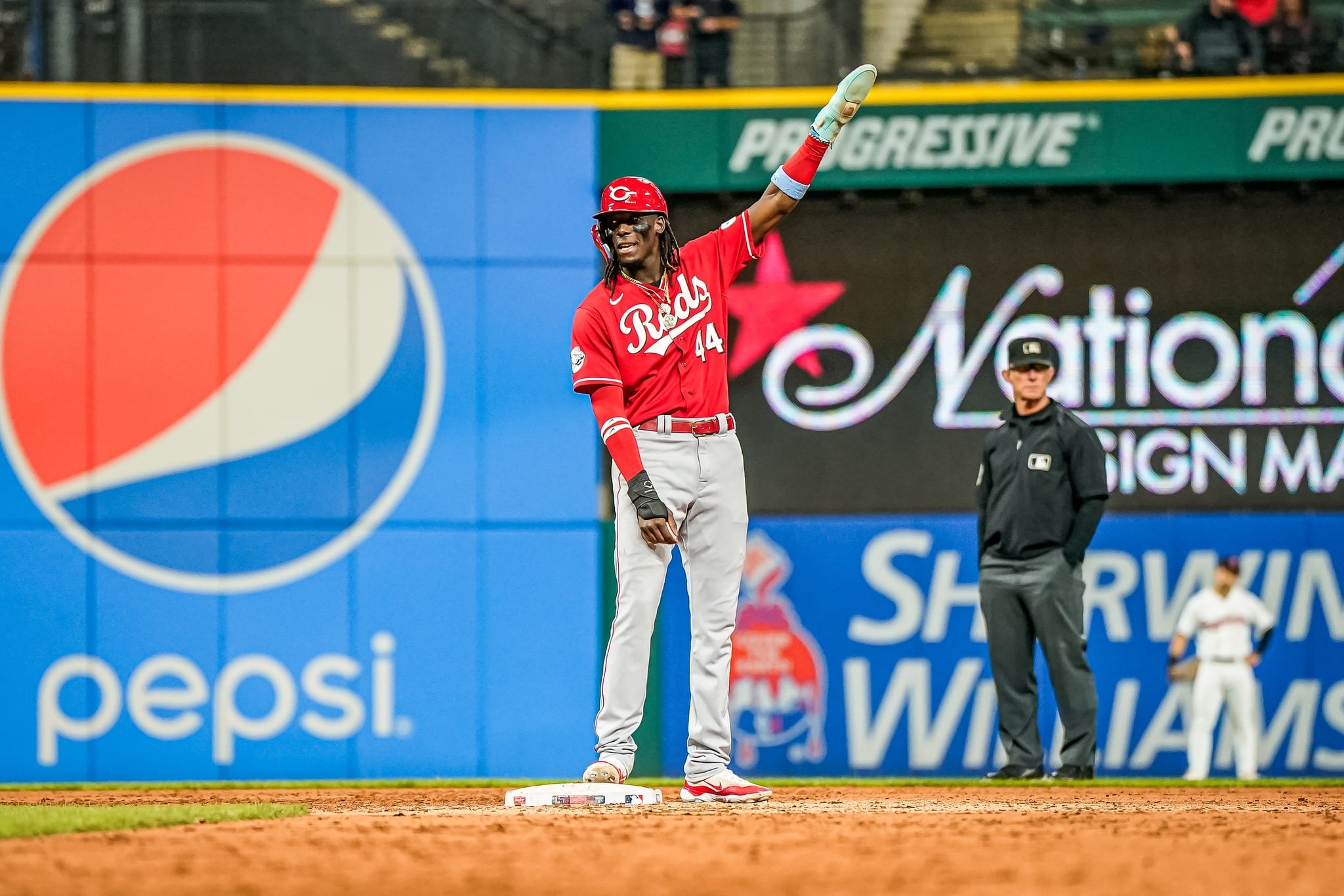 Cincinnati Reds shortstop rejects record contract offer, highest ...