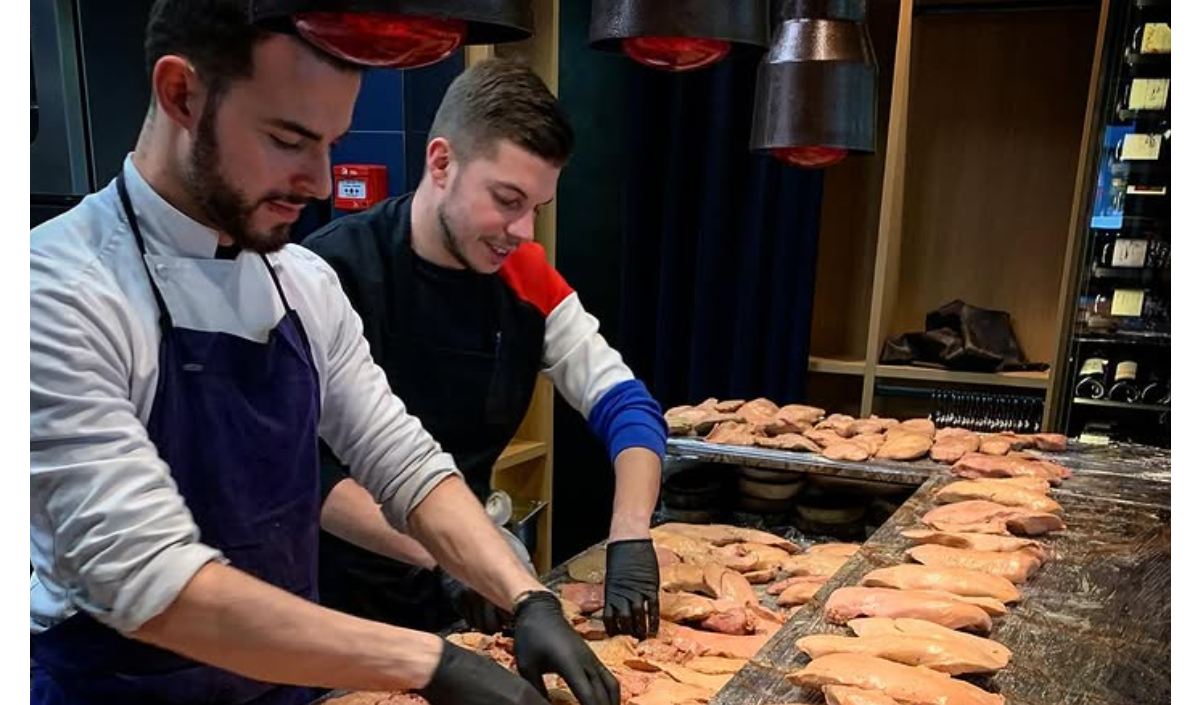 « Je me voyais mal élever ma fille ici » : Après 12 ans à Paris, ce Top ...