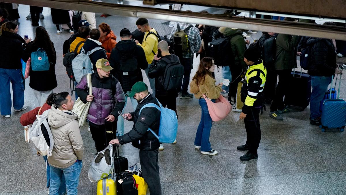 Madrid finaliza el apoyo desplegado en Atocha por el accidente ...