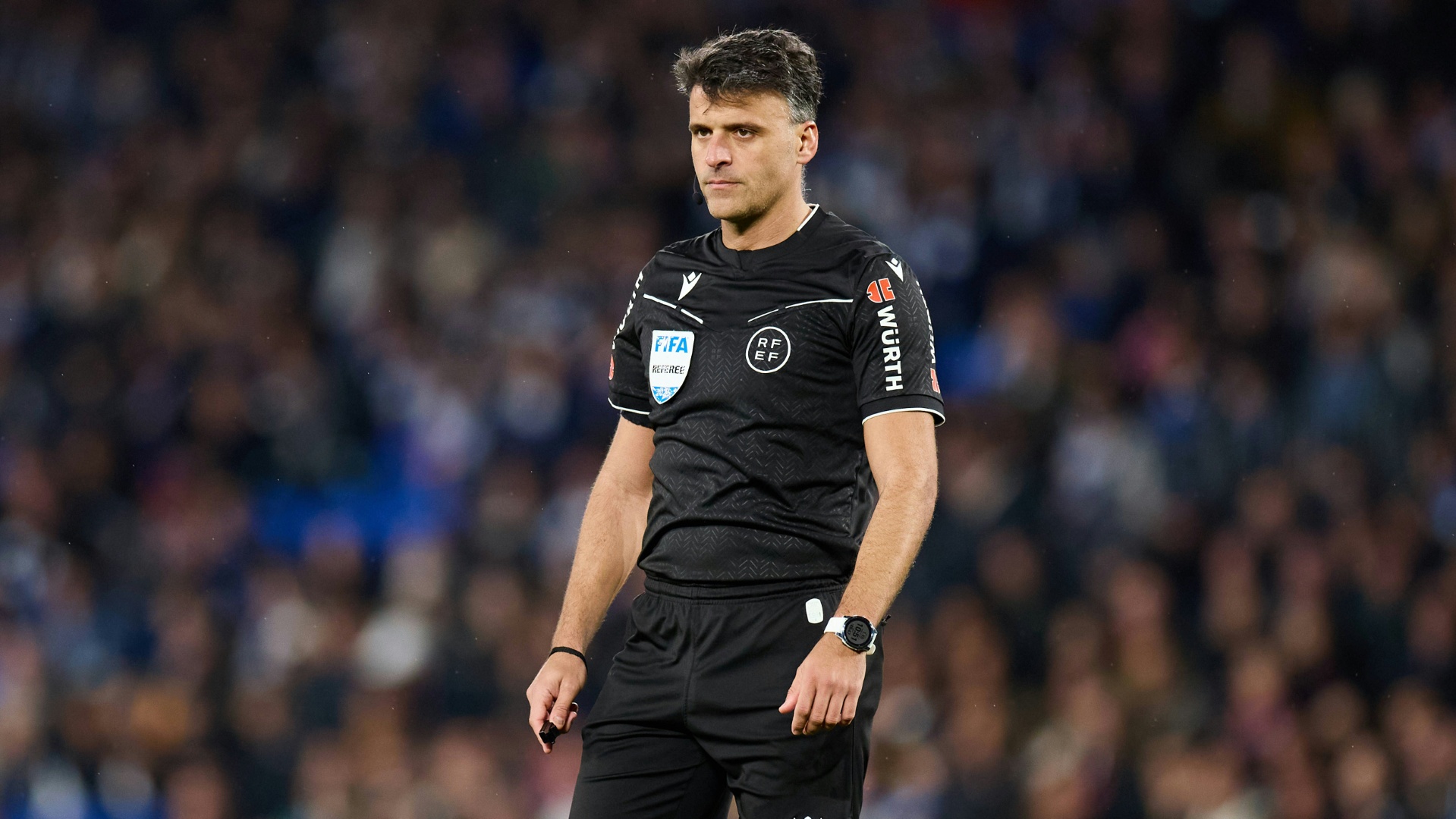 Fußball: Gil Manzano macht Barca verrückt - Flick kritisiert Referee