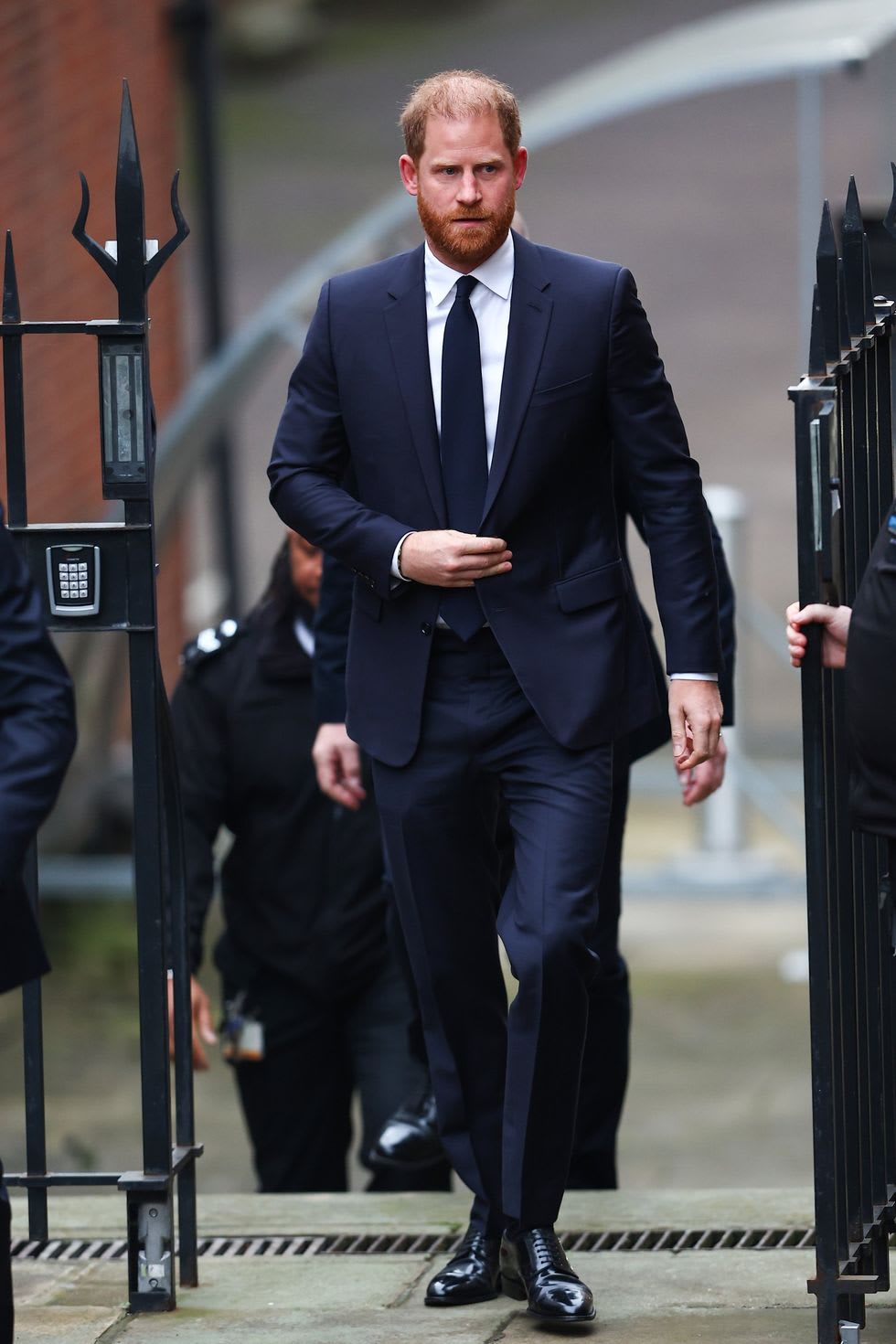 Prince Harry arrives at High Court trial as duke's bitter legal battle ...