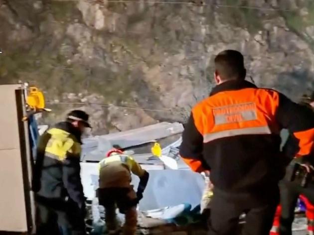 Tote bei Zugunglück in Spanien: Neue furchtbare Details – "Leichen ...