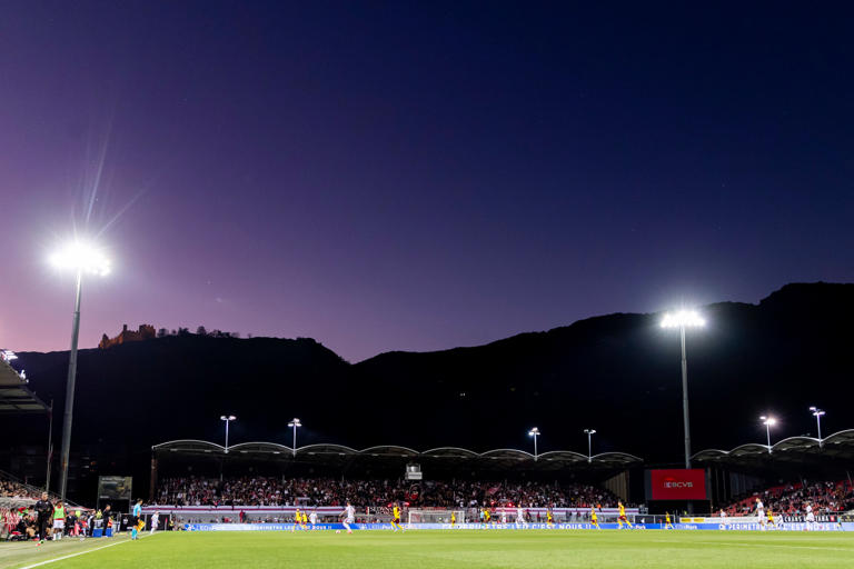Mann stirbt nach Sturz von Tribüne im Stade de Tourbillon