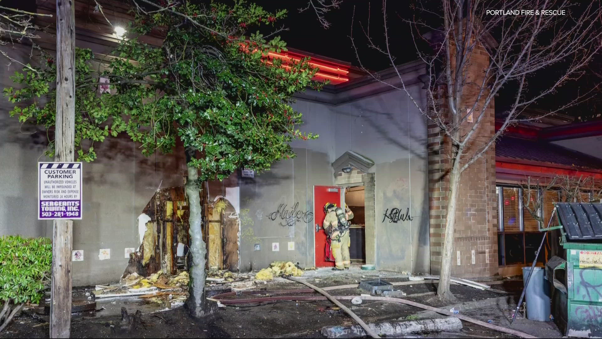 Red Robin in northeast Portland damaged by encampment fire