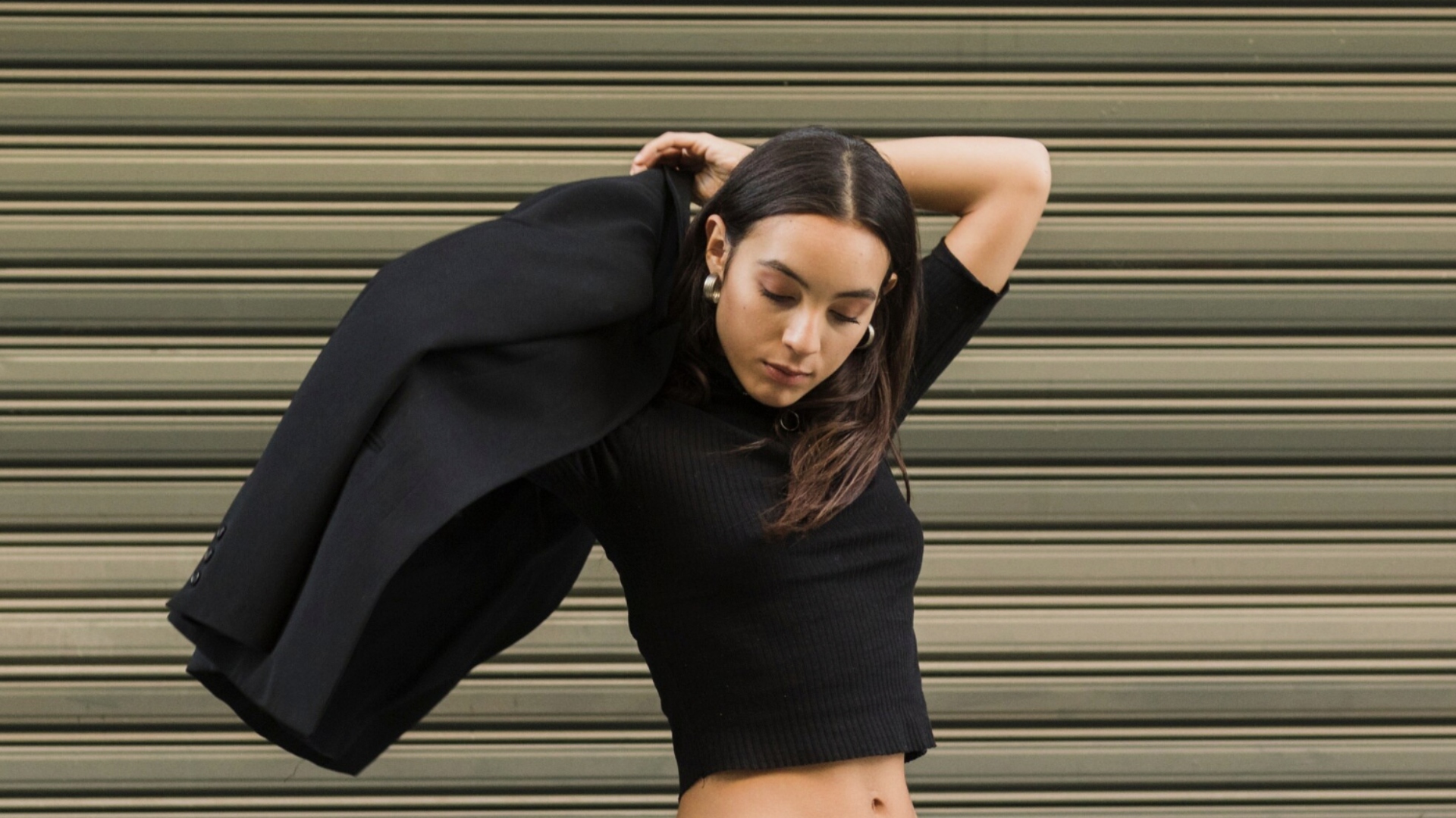 Always dressing in black: what this choice says about you, without you ...