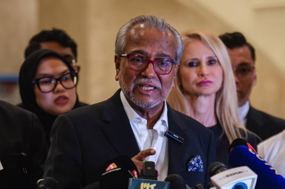 Najib's defamation suit against Tommy Thomas settled - Shafee