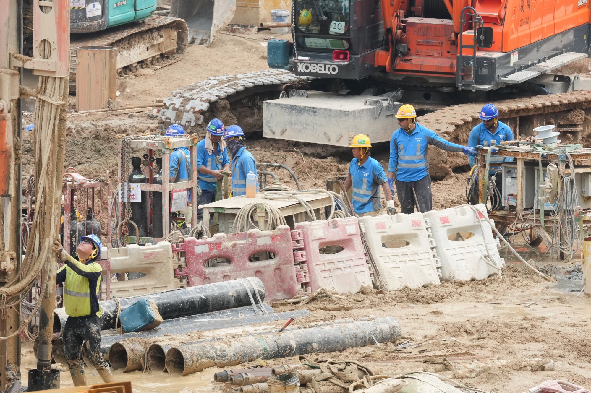 60% more applicants per job in Hong Kong in 2025 amid AI takeover of roles