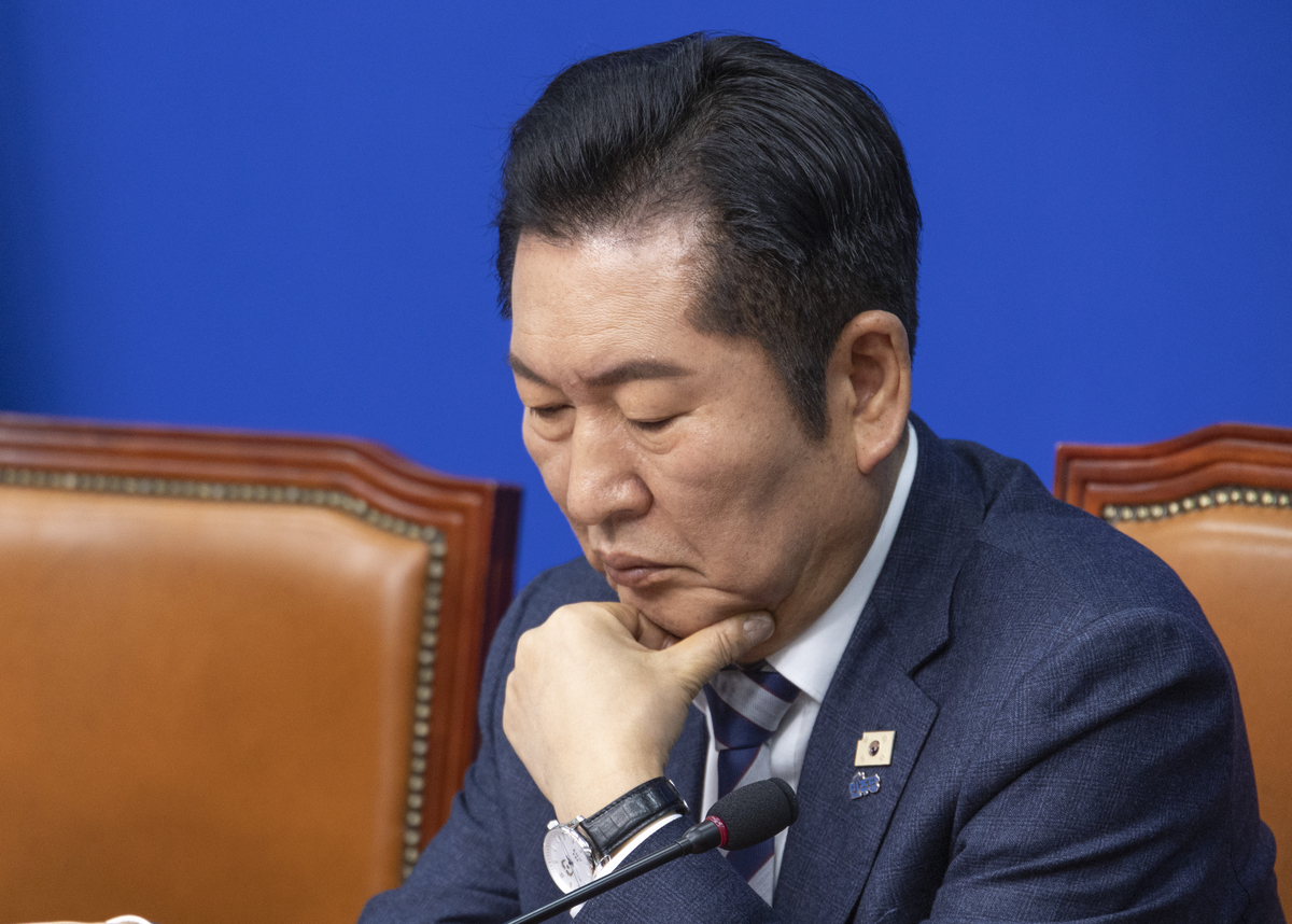 ‘정청래 연임용’ 논란 1인 1표제…친청 “즉시 시행”-친명 “다음 전대부터”