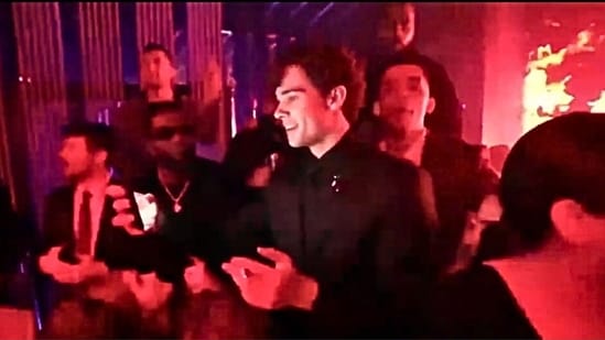 'Heil Hitler' by Kanye West played at Vendôme Miami club; Andrew Tate ...