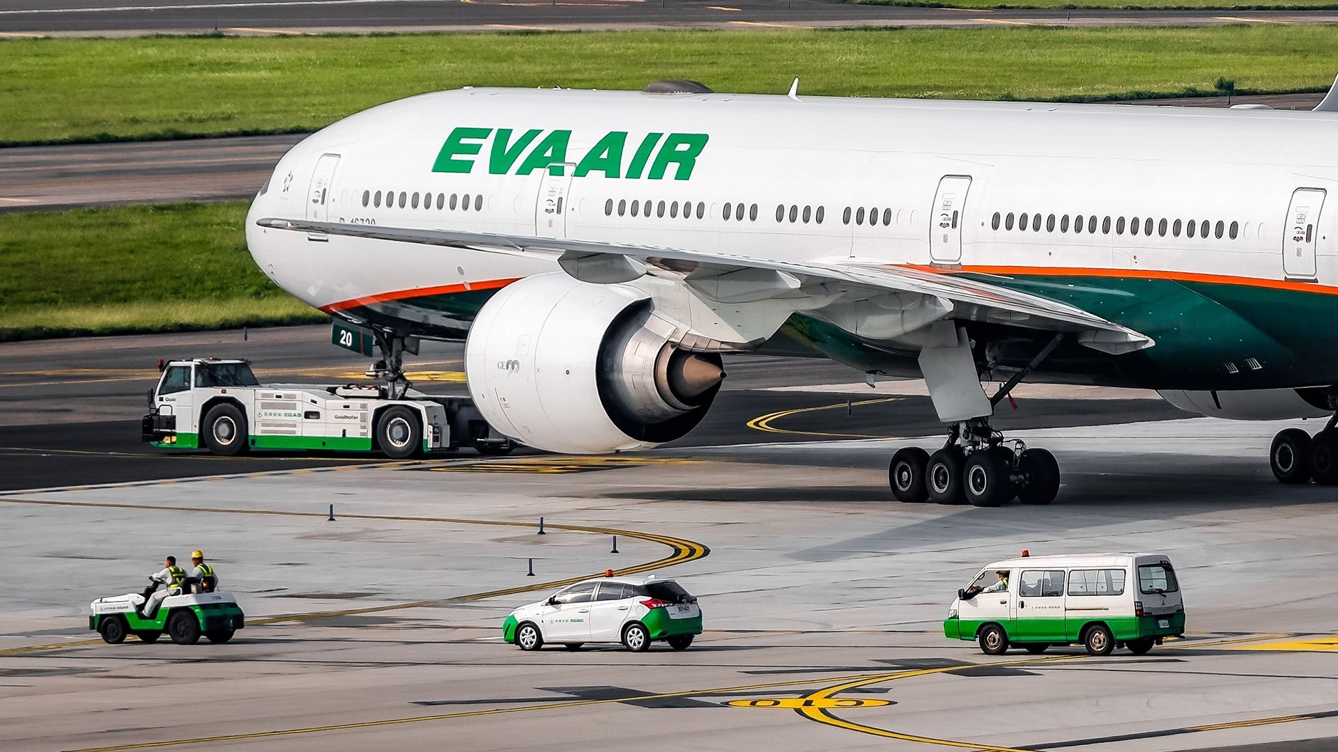 Punches thrown in cockpit: EVA Air probes pilot altercation at LAX