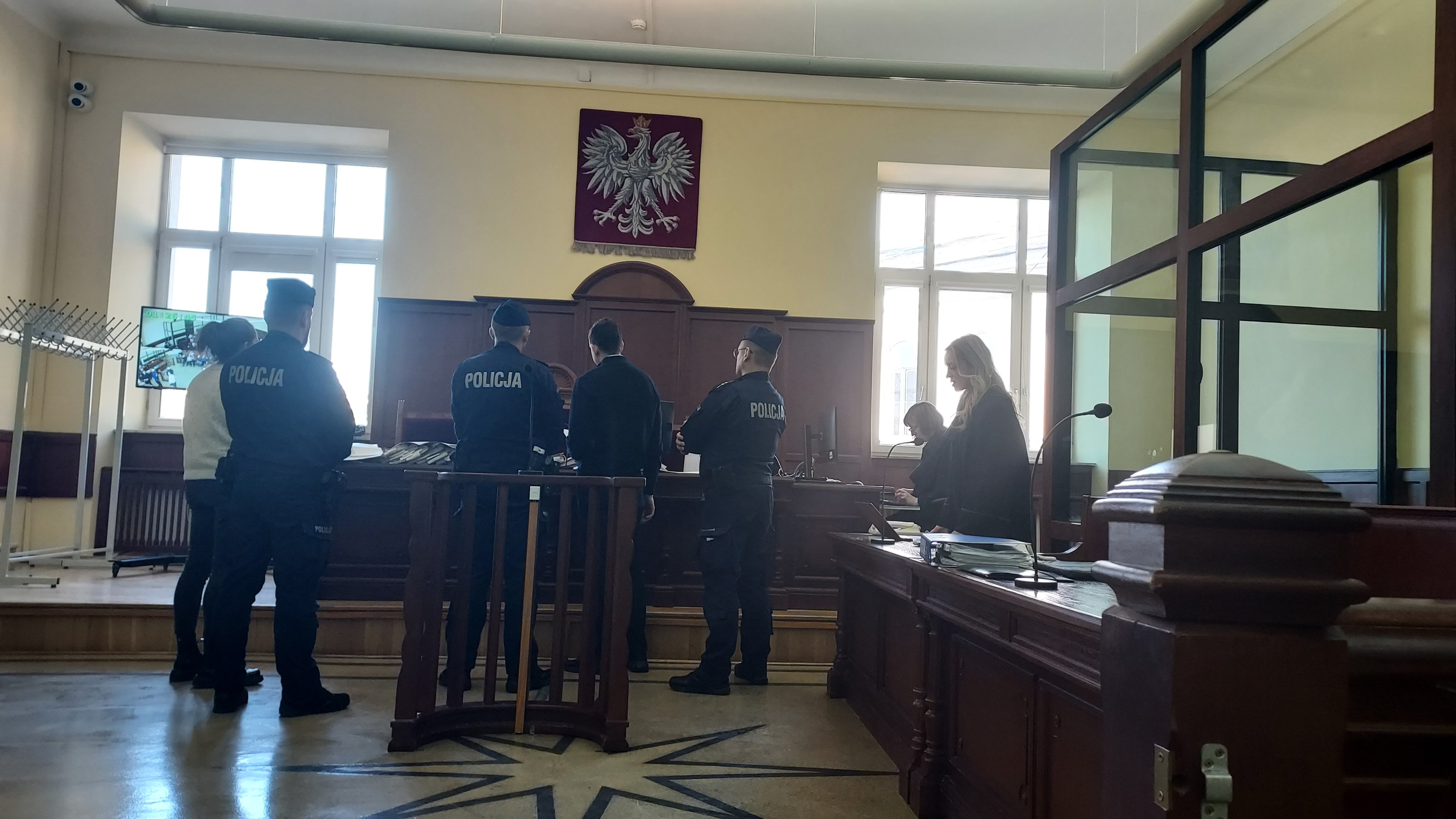 Sebastian M kontratakuje na sali rozpraw. Próbuje egzaminować policjantkę