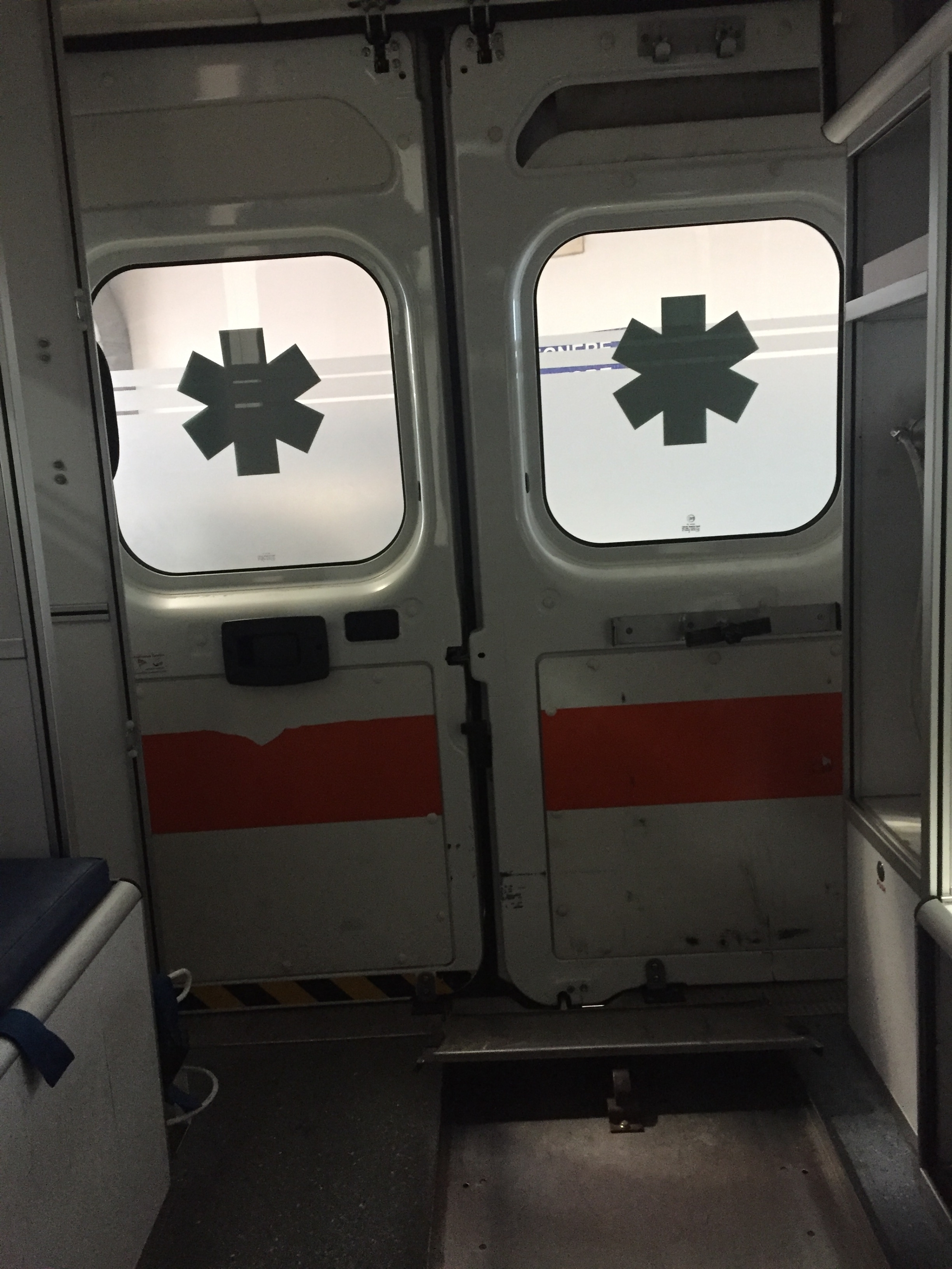 Cadavere trovato sulla strada statale 16 nel Foggiano, è giallo