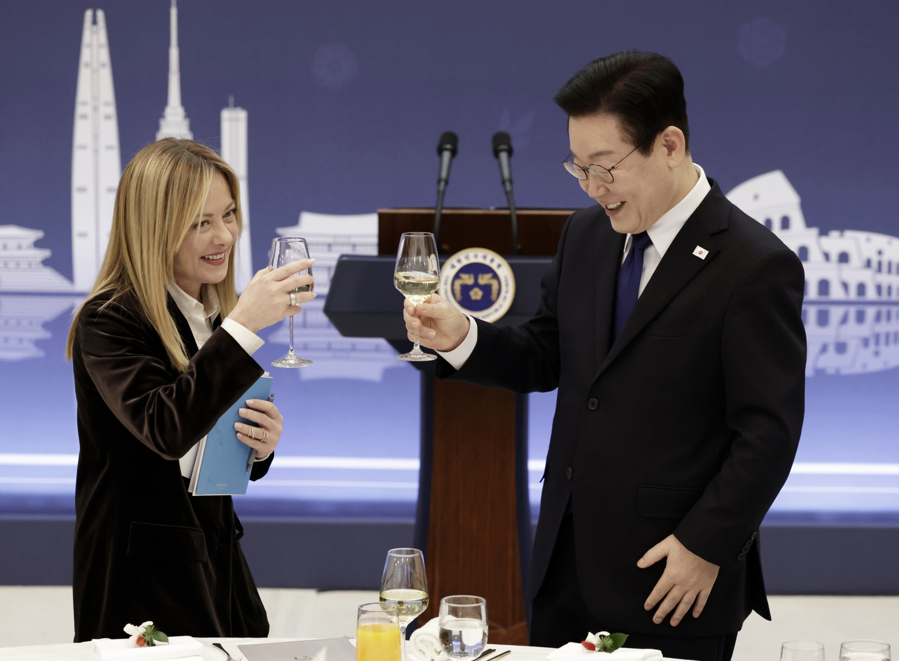Meloni meets South Korea's Lee to wrap up tour of Asia
