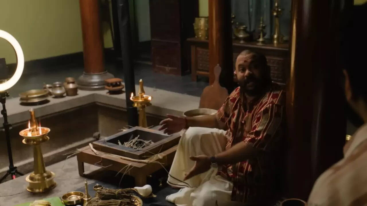 'Sarvam Maya' deleted scene: Aju Varghese’s 'online exorcism ...