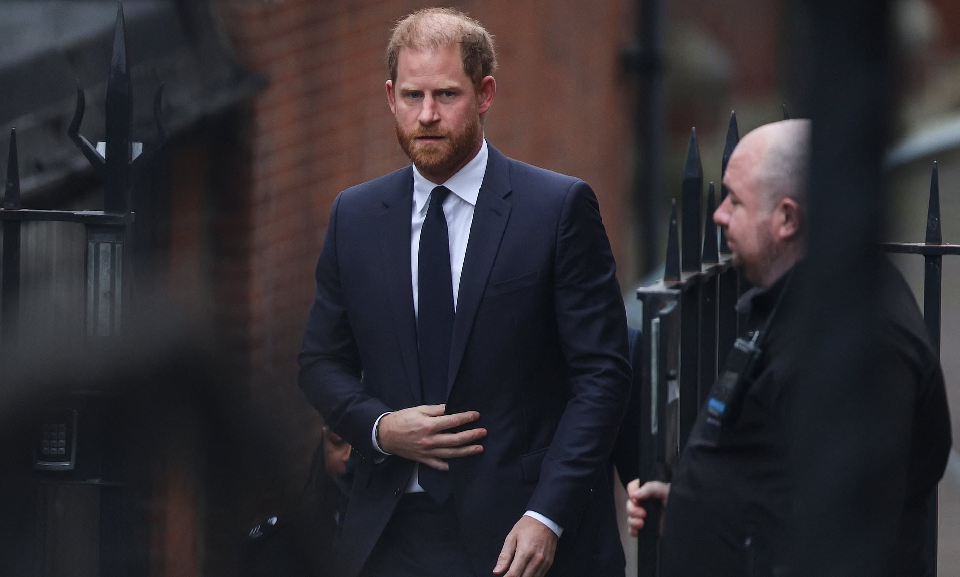 Prince Harry arrives at High Court for start of privacy trial against ...
