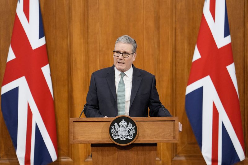 UK Starmer calls for 'calm discussion' to avert trade war with US over ...