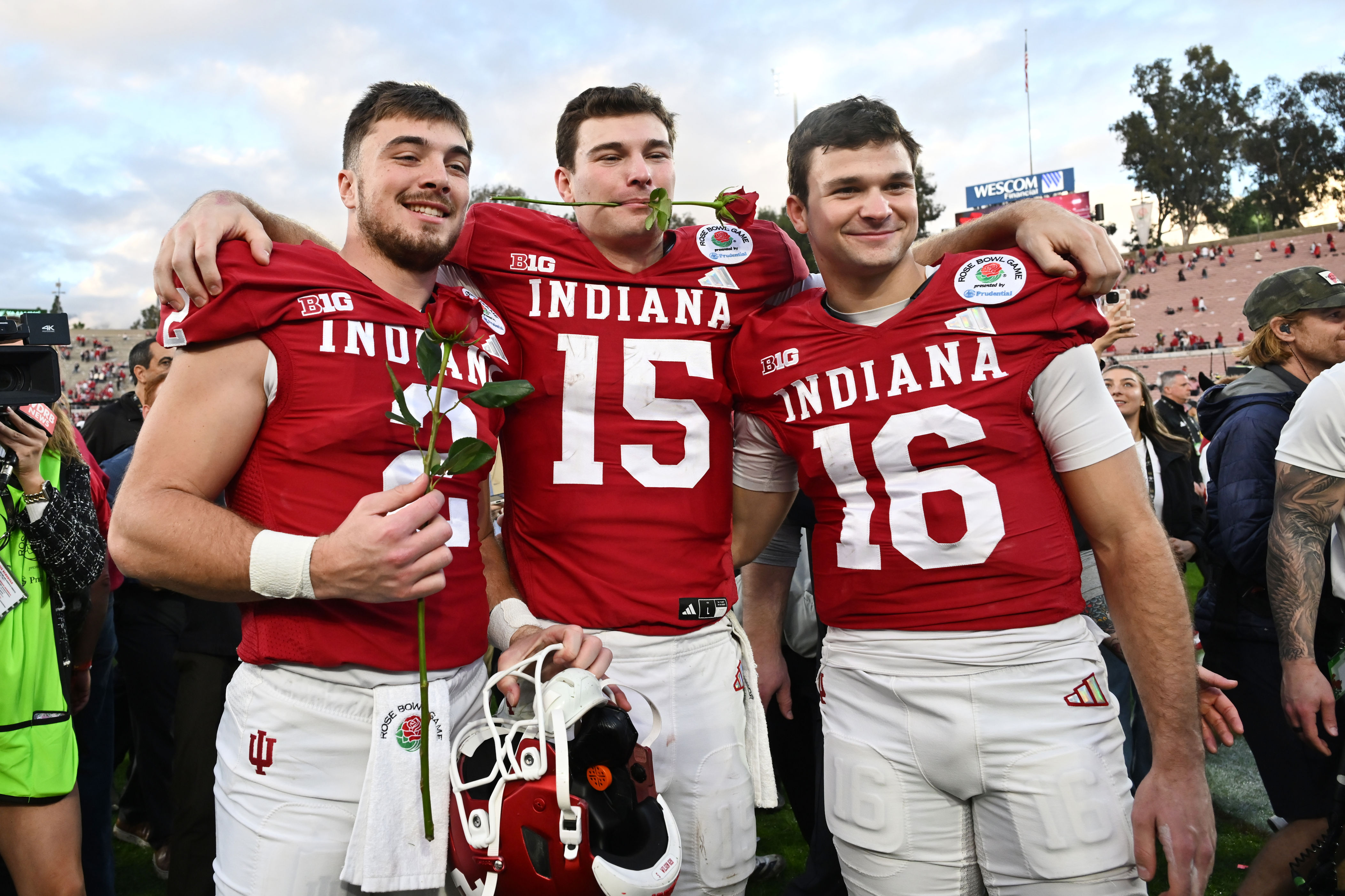 A sprawling college football season ends with a matchup that’s so very ...