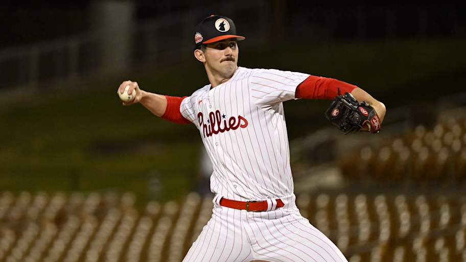 Phillies top prospect's forgettable year hasn't soured experts for 2026