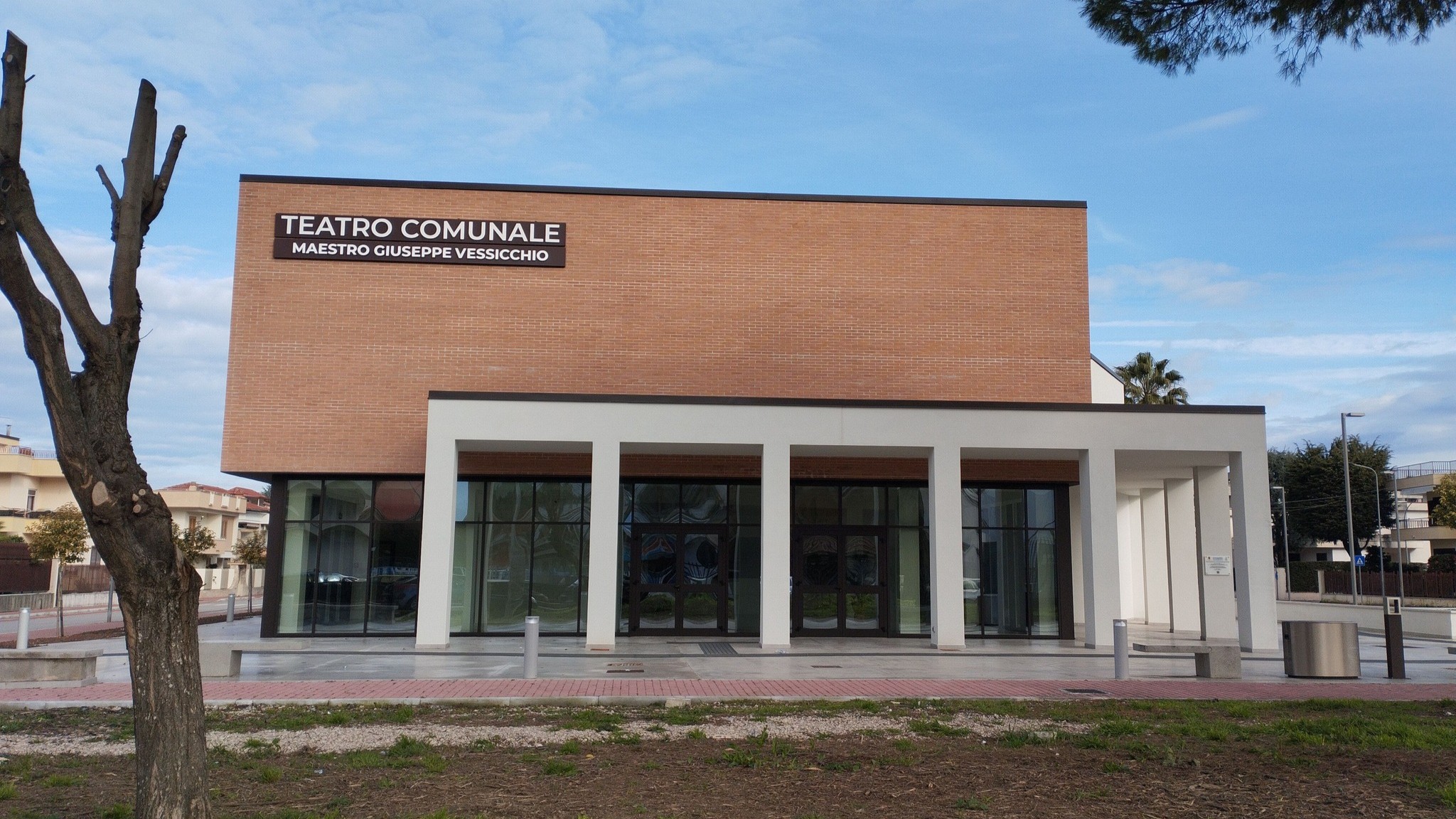 Apre il Teatro Beppe Vessicchio: il primo intitolato al direttore d ...