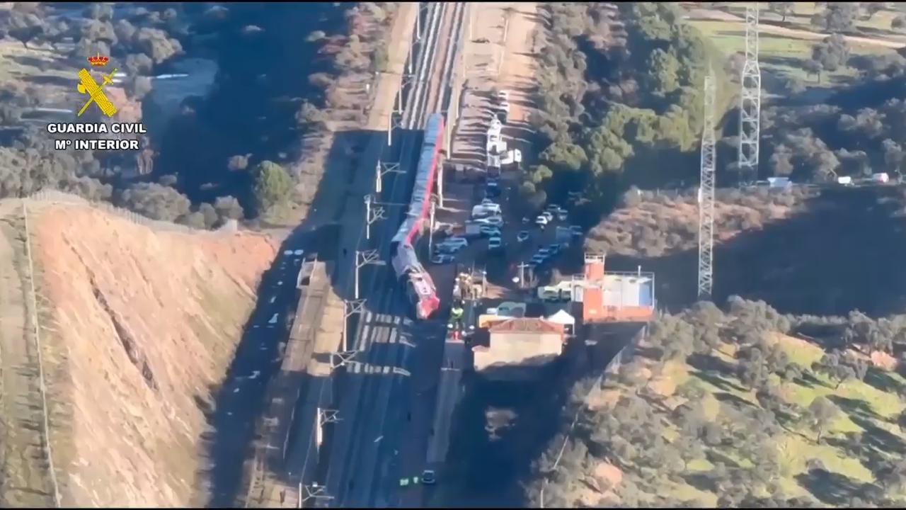 Emergency services pore over scene of Spain train crash as accident ...