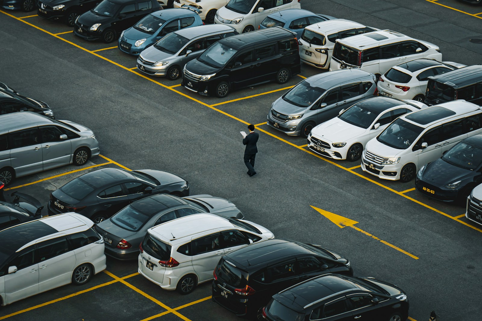 6 parking lot scams that drivers fall for