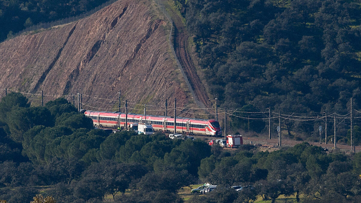 Death toll rises in high-speed train collision